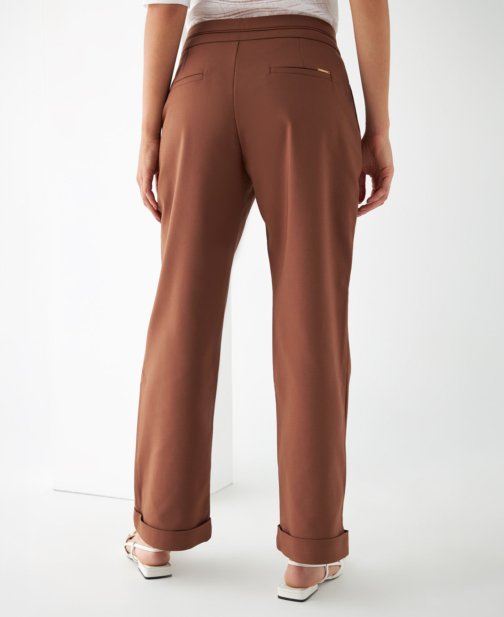 Pantalón con dobladillo en ruedo para mujer | Tienda Online